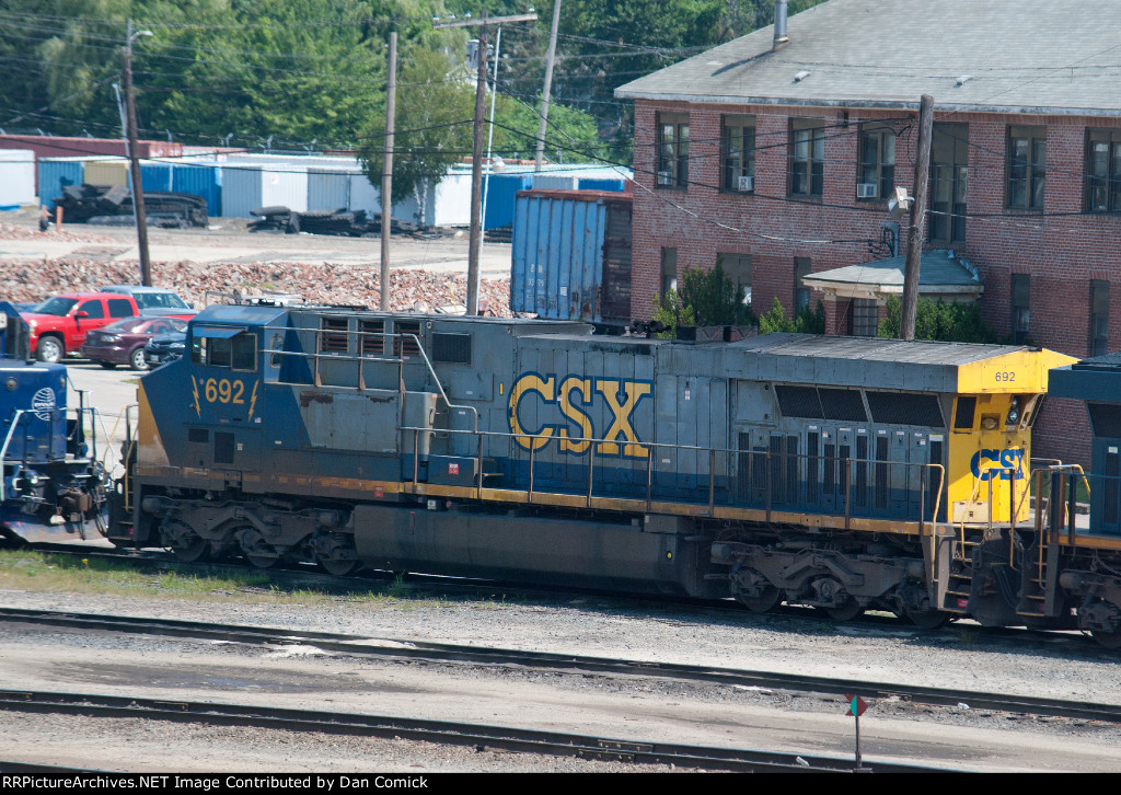CSX 692